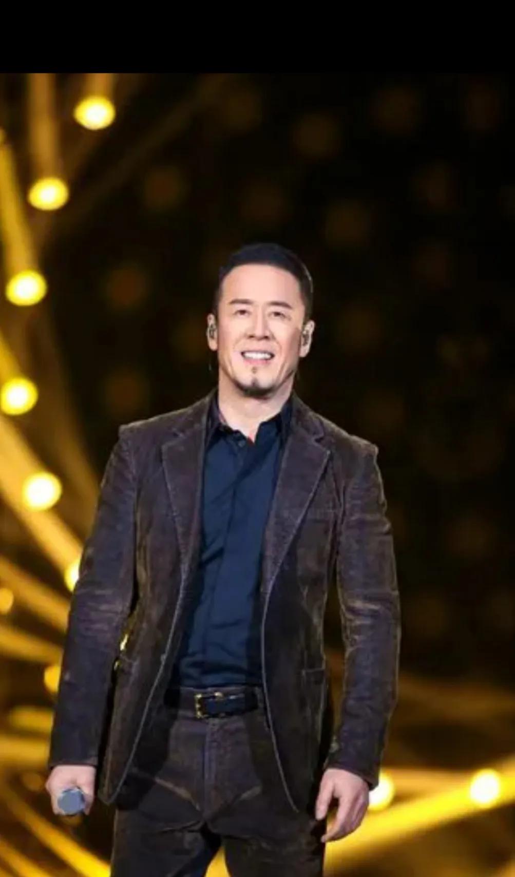 Singer Yang Kun-Little-known growth experience - iNEWS