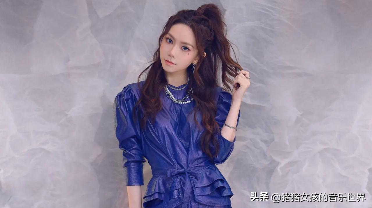 Among the top nine female singers in the Chinese music scene, Na Ying ...