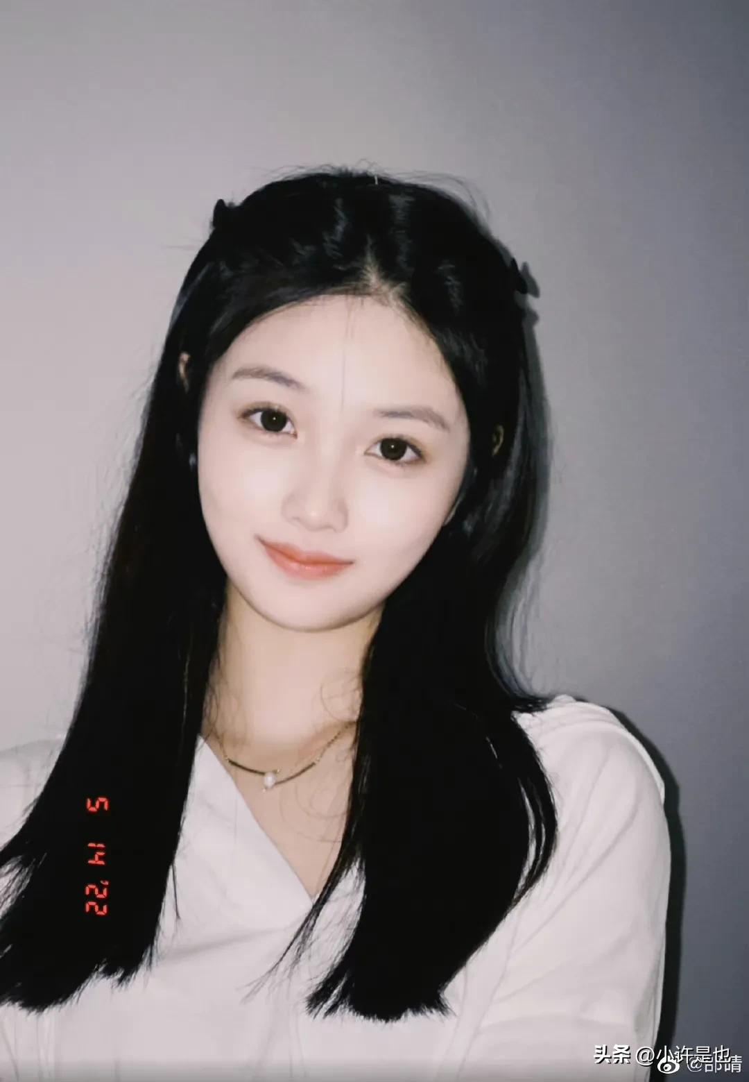 Shao Qing, 21, looks sweet and pure, 14 years younger than Zhang Jiani ...