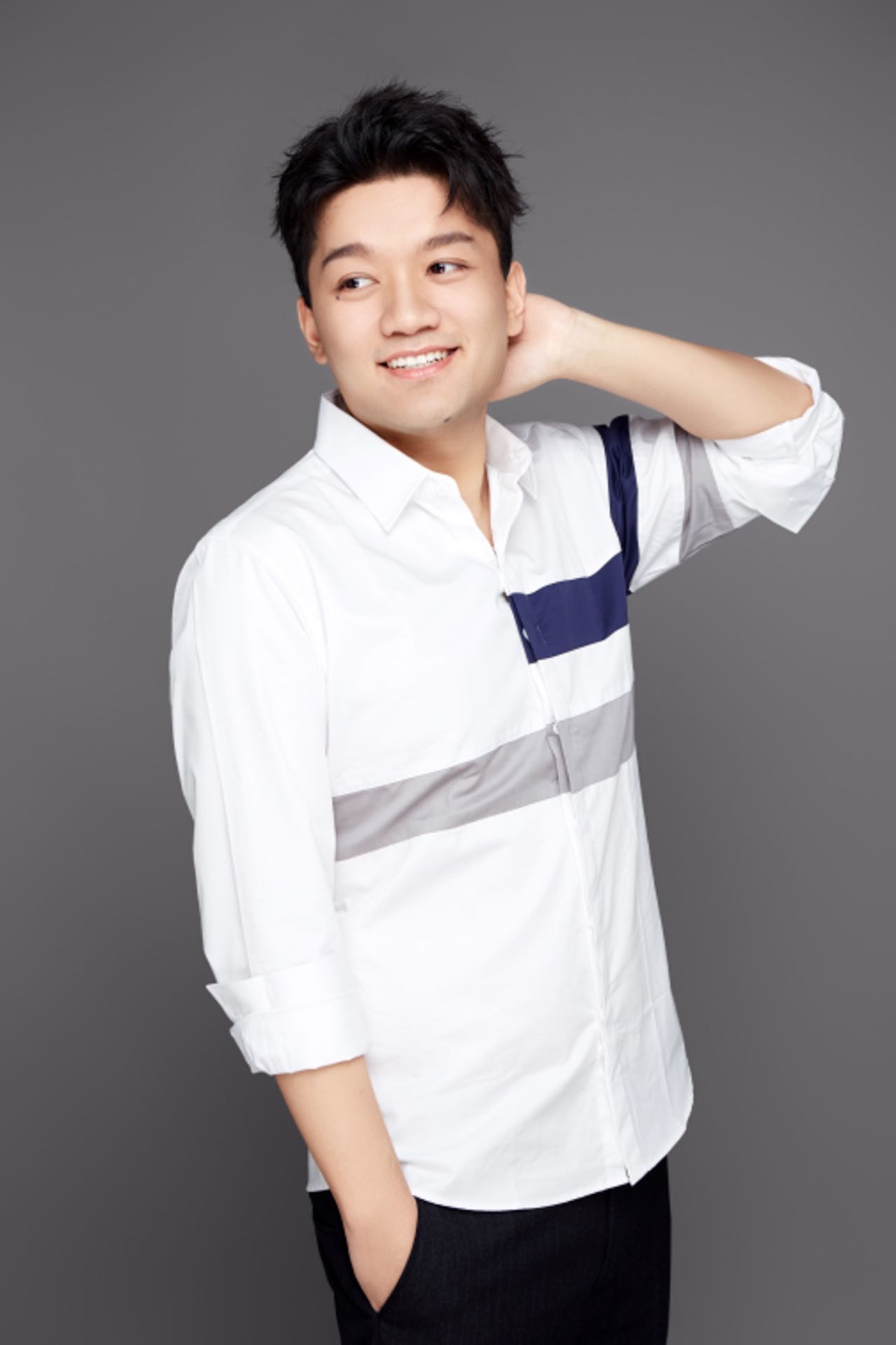 The hot-blooded drama "Isn't it just a tug-of-war" premiered You Haoran ...