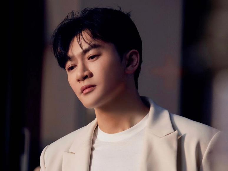 Su Youpeng's "Love is in Time" MV is online and alternately staged ...