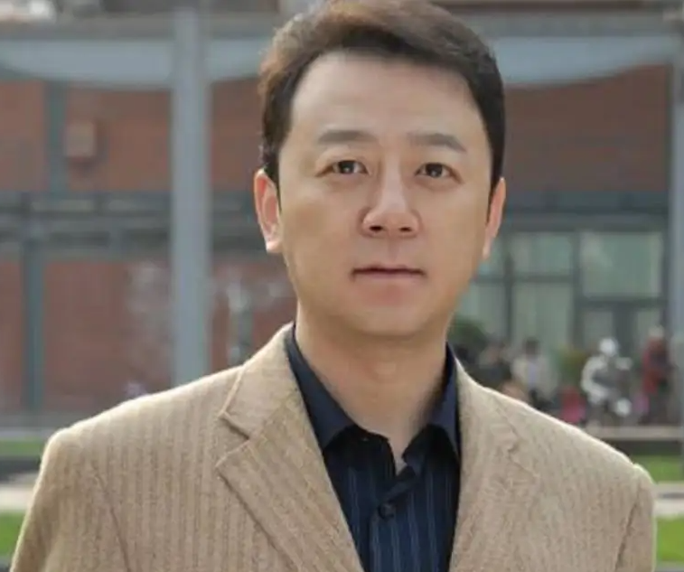 Actor Guo Tao: Showing affection with his teenage wife in front of the ...