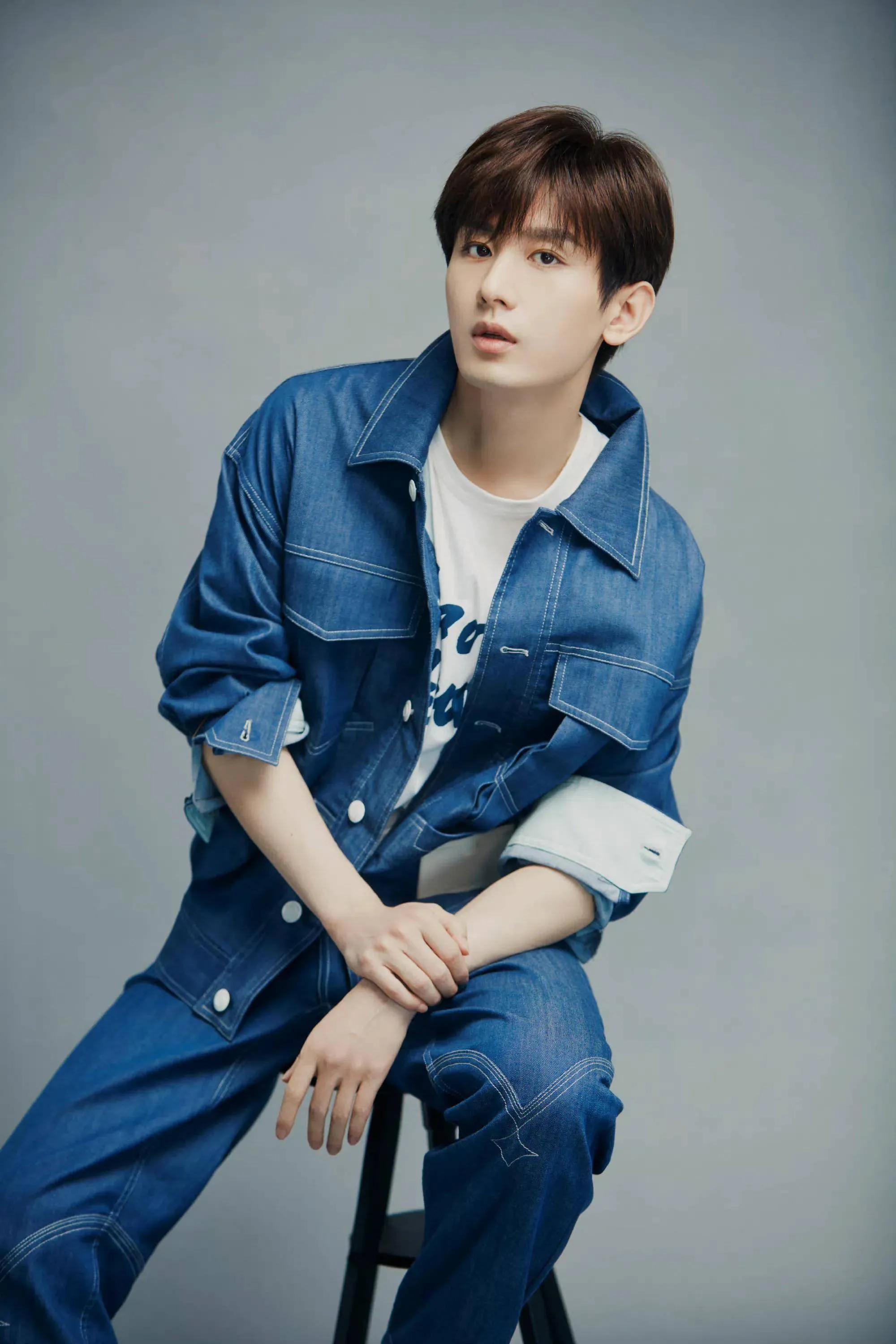 Which of Cheng Yi's "Lotus House", "The South Wind Knows My Meaning ...