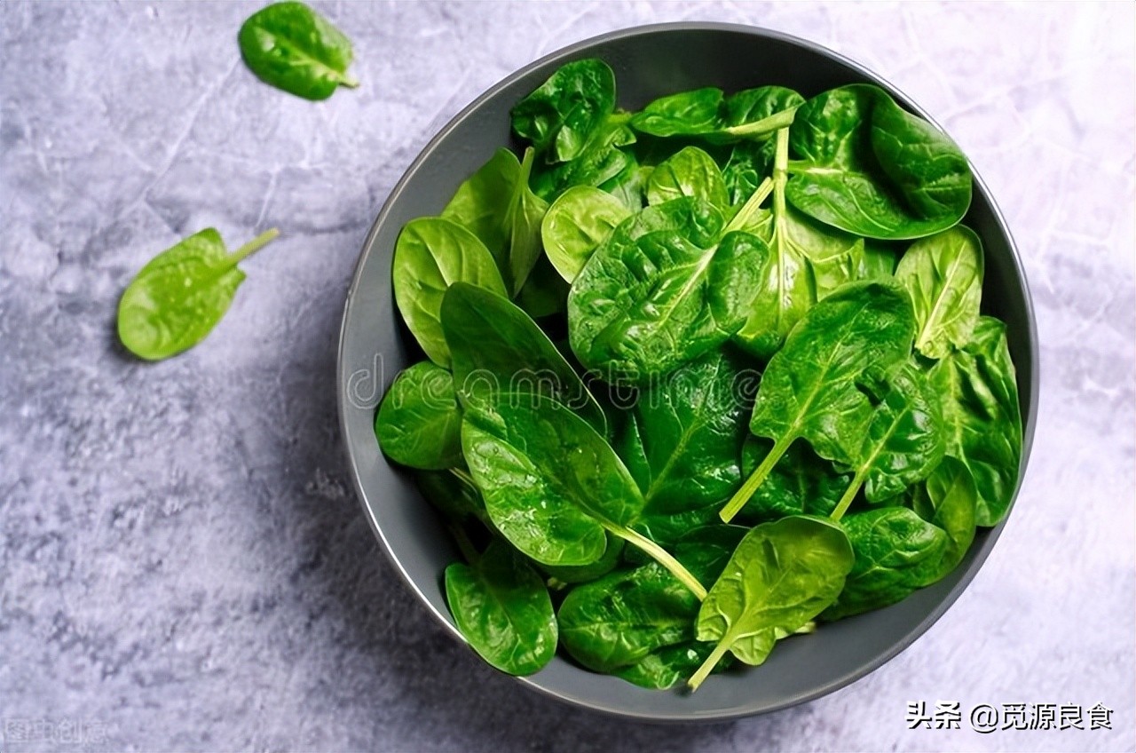 They are all spinach, why is one red root and one white root?What's the ...