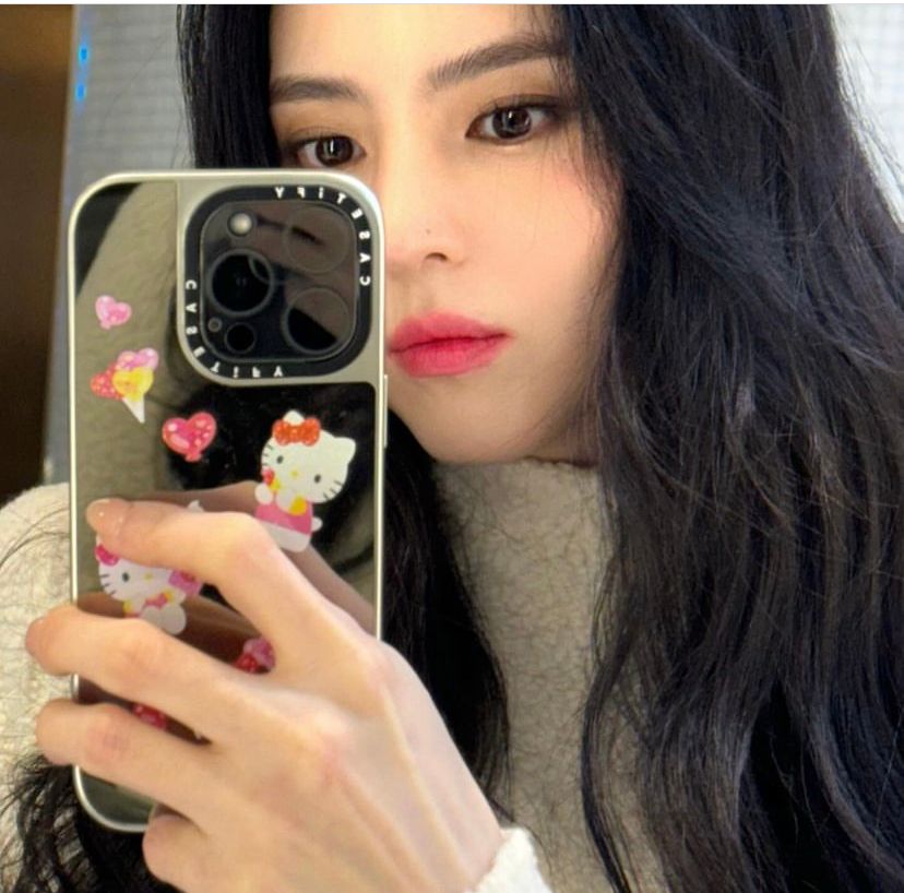 In the latest photos of Han So Hee, her face is thin and out of shape ...