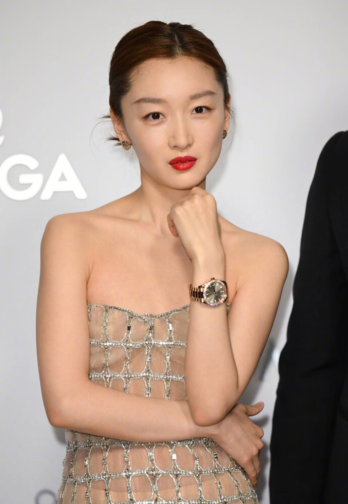 Zhou Dongyu has a big heart, the activity picture will be released ...