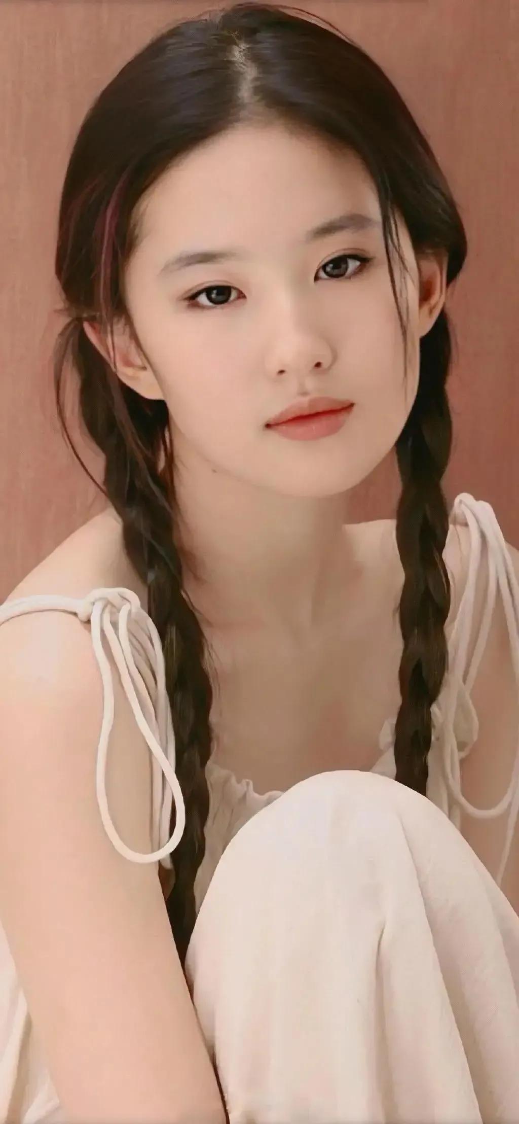 Cai Lian Luo Jiutian Fairy descends to the mortal world - iNEWS