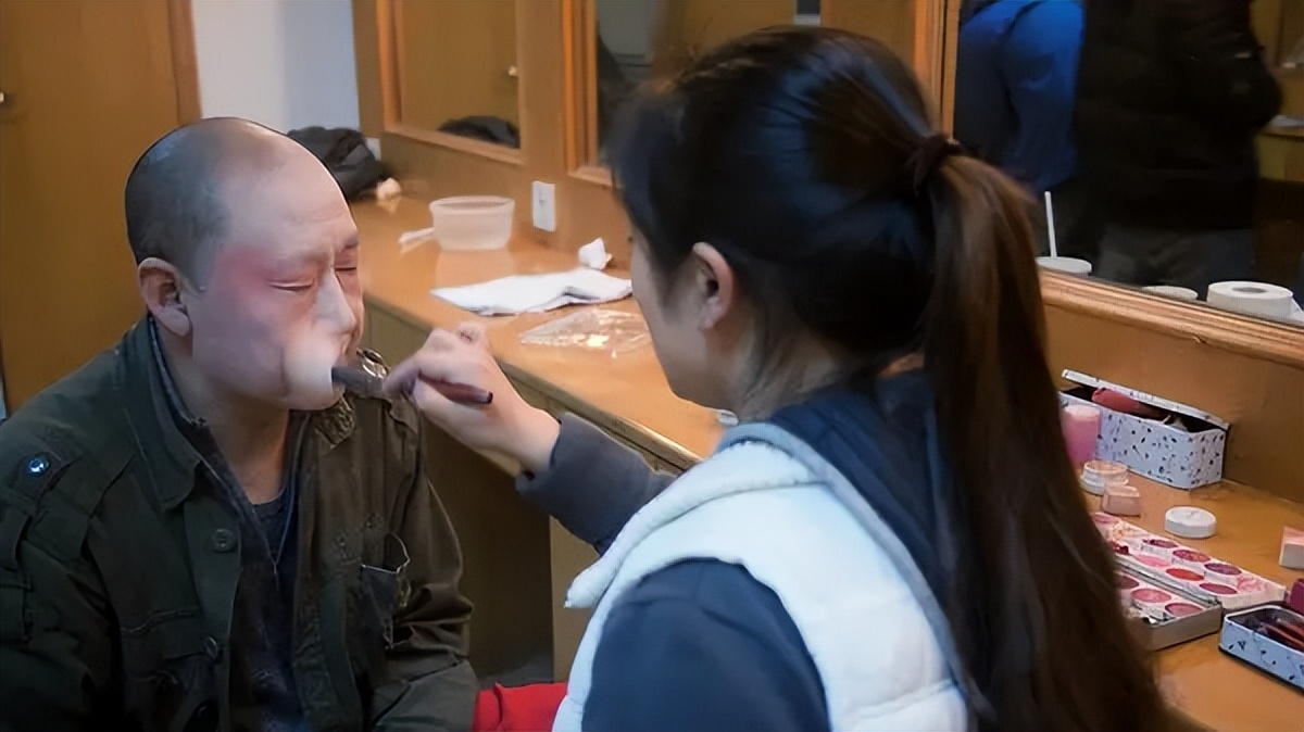 Farewell, Kunqu opera master Cheng Weibing! Six-year-old boy expresses deep condolences - iNEWS