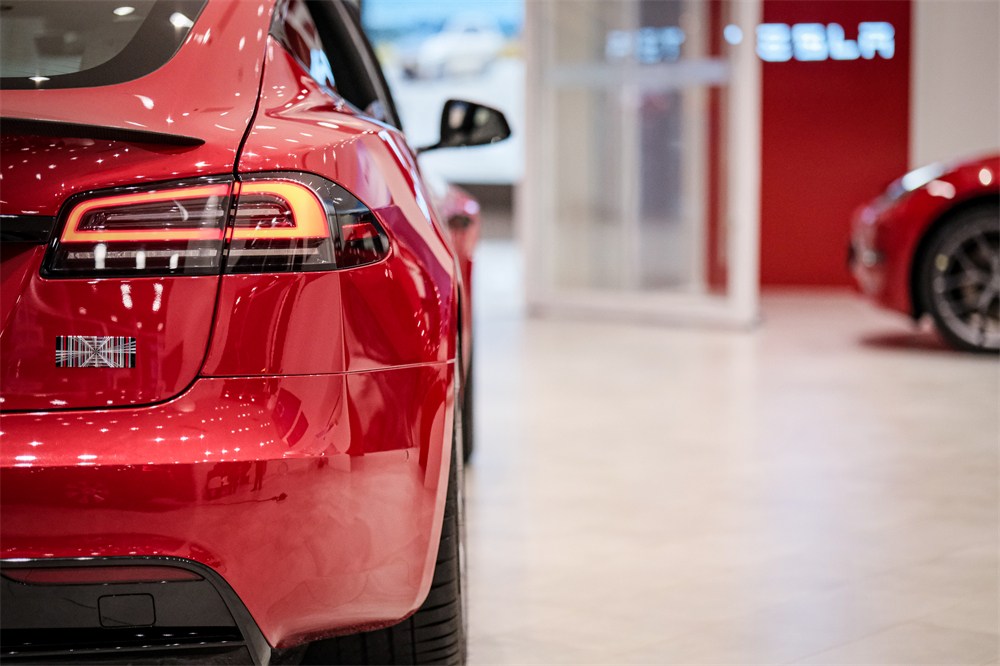 Zero-distance experience of "the fastest mass-produced car on the ...