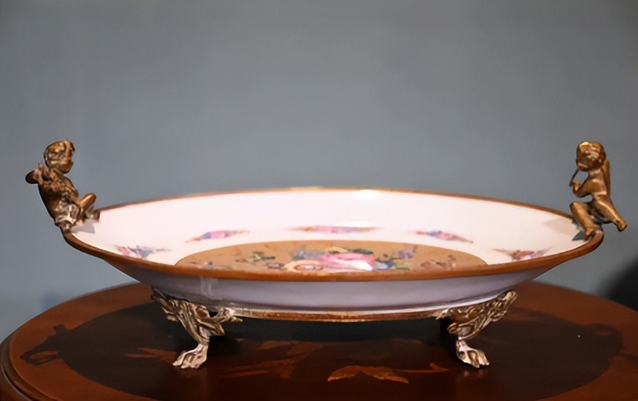 History and characteristics of Dominican porcelain, an overview of ...