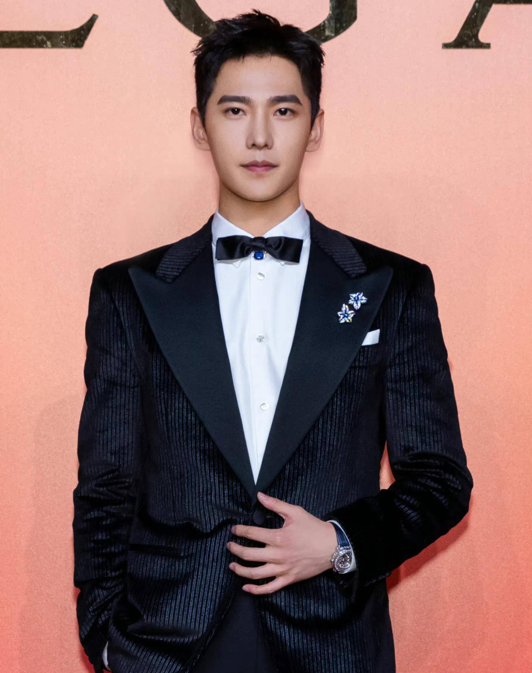 Yang Yang and Wu Lei compete for favor, the male model is reduced to a ...