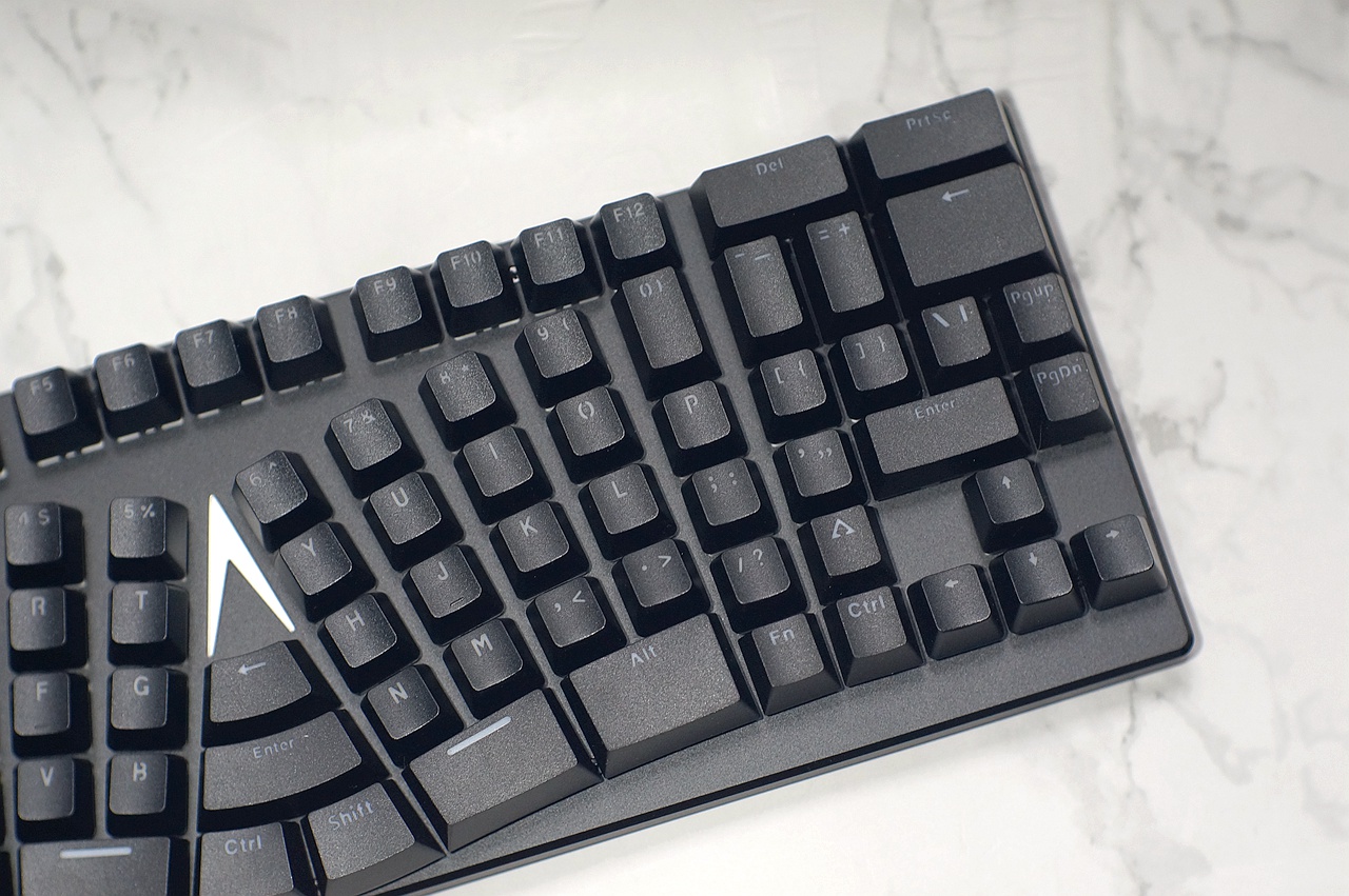 X-Bows ergonomic keyboard for long working hours - iNEWS