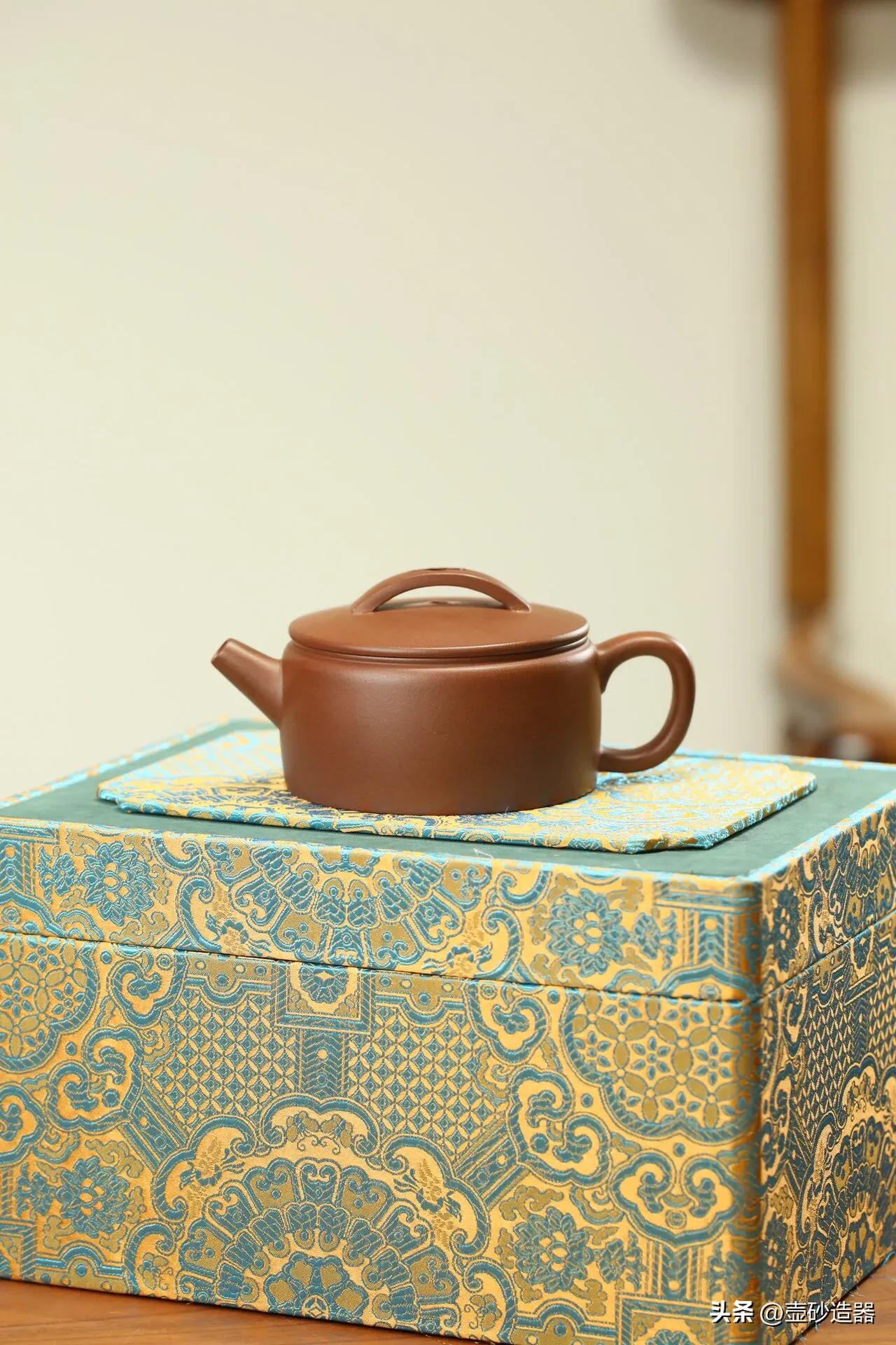 Teapot care, patina development - iNEWS