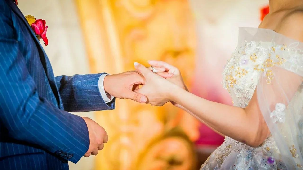 We are a married couple - iNEWS