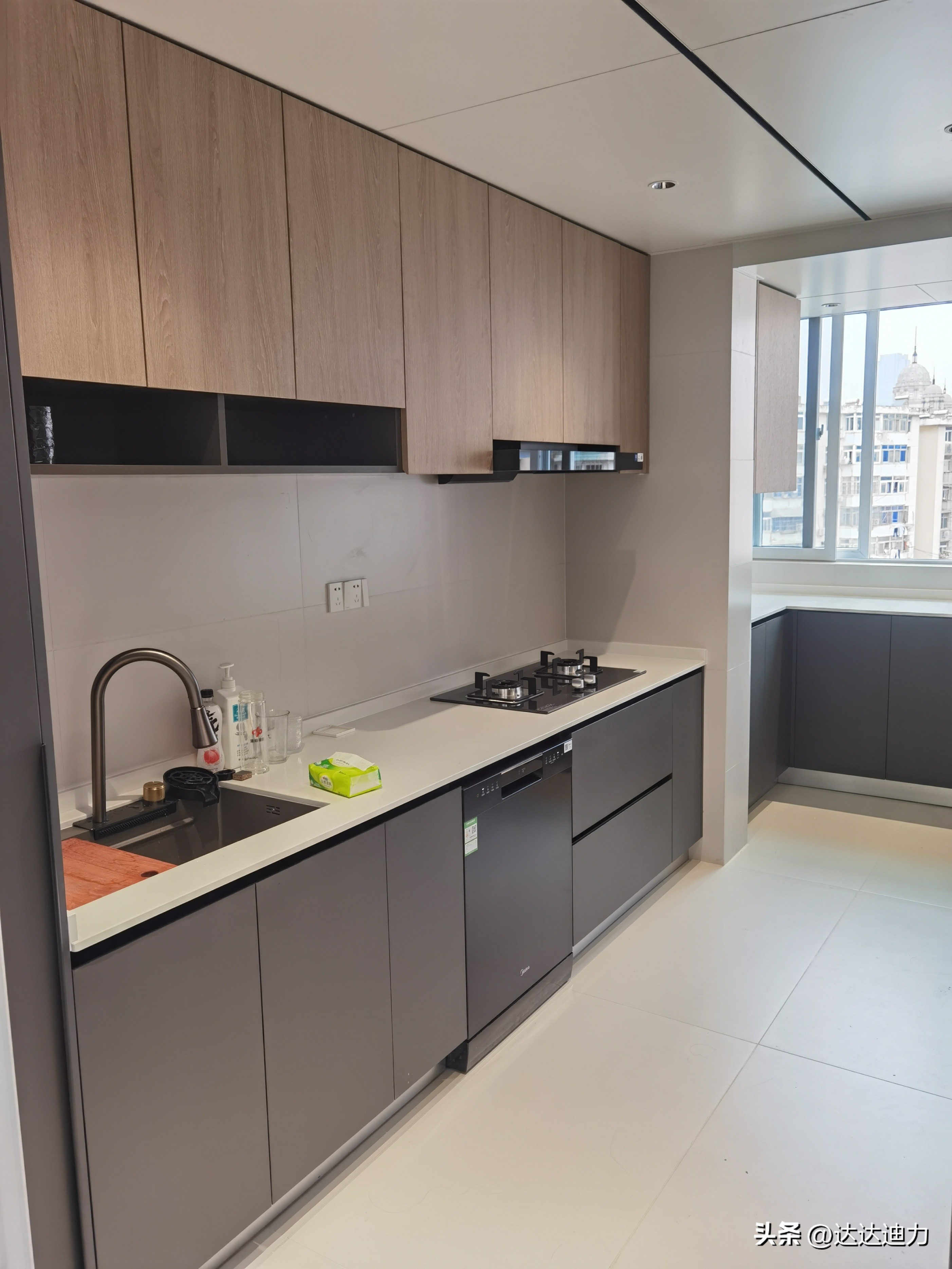 150 square meters modern and simple - iMedia