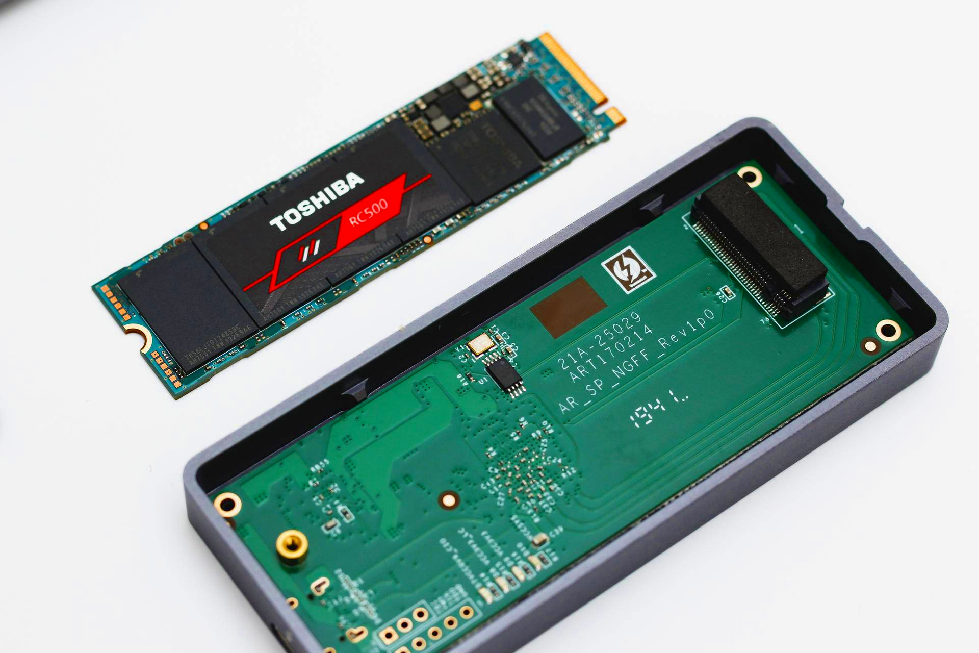 Mobile storage: Assemble it yourself or buy a big brand mobile SSD ...