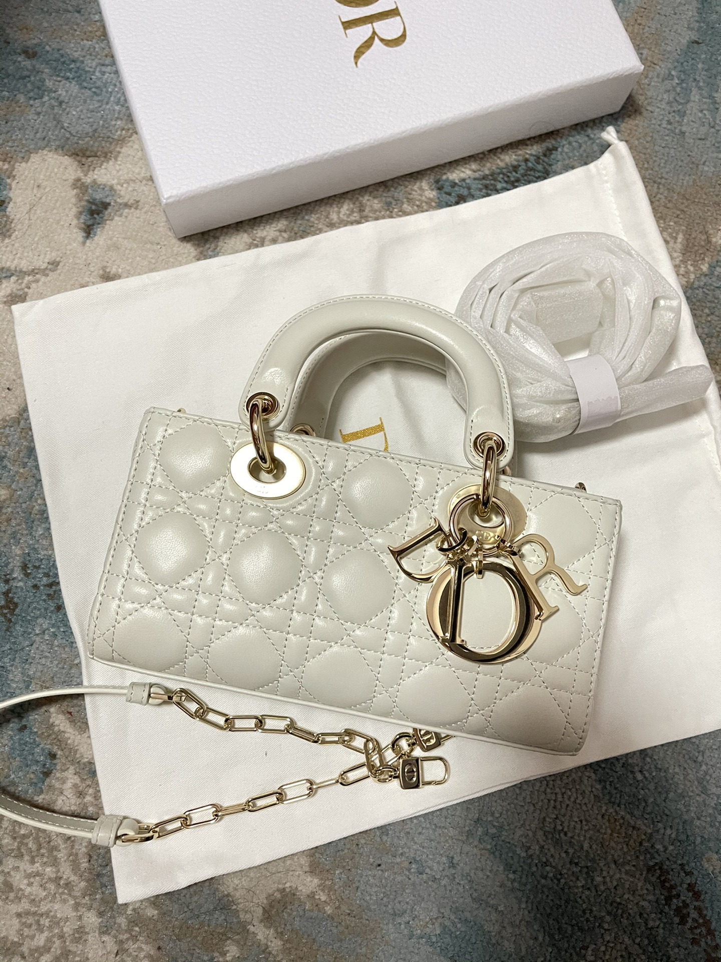 Dior Lady D-joy - iNEWS