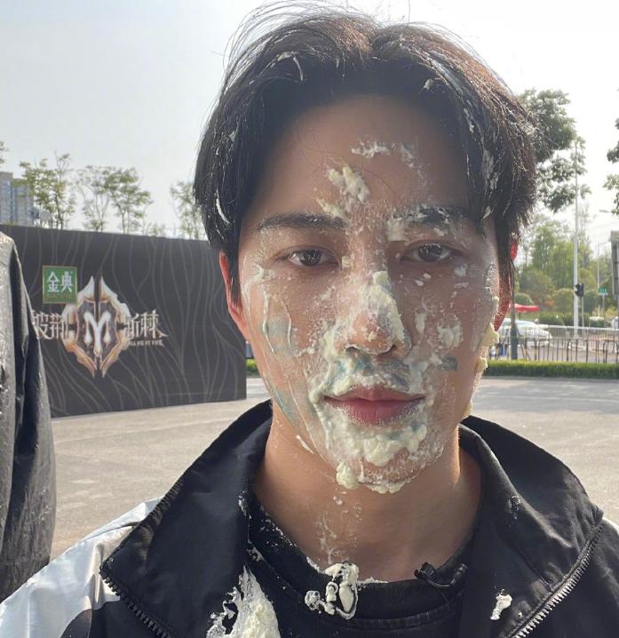 Thai actor Mike changed his name to Wu Yige to develop his career in ...