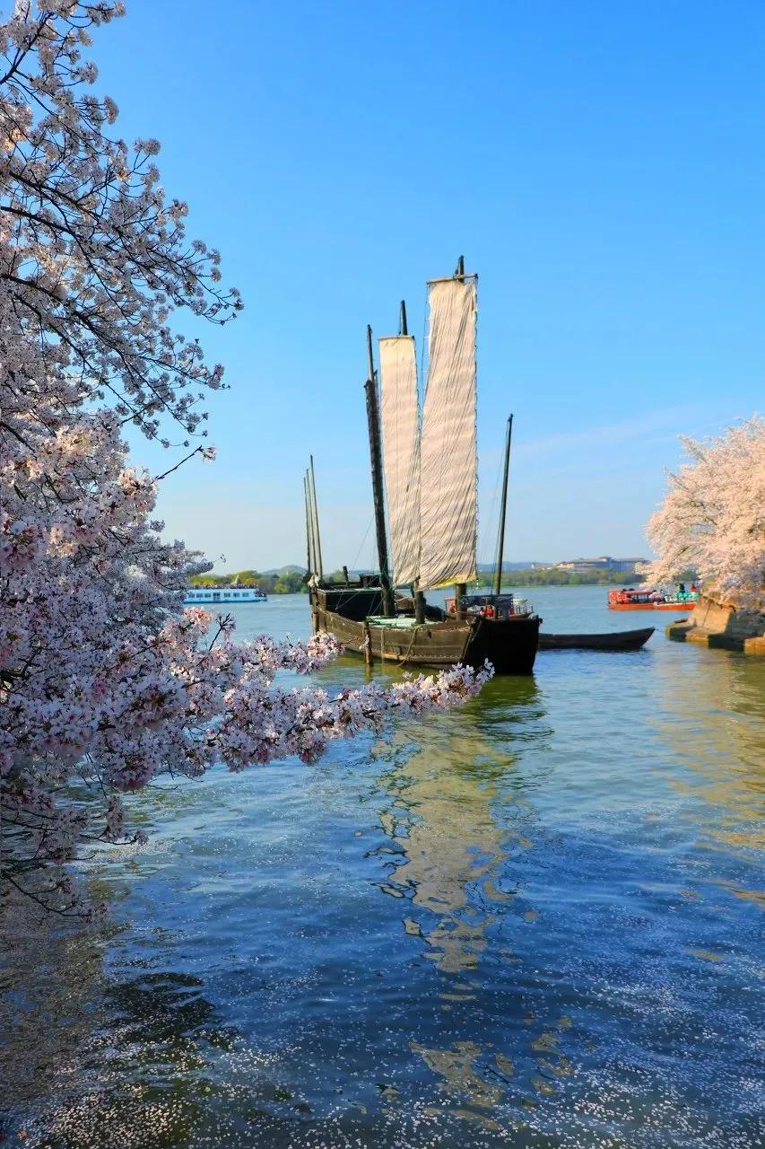 Couplets Tales and Legends (254) - iNEWS