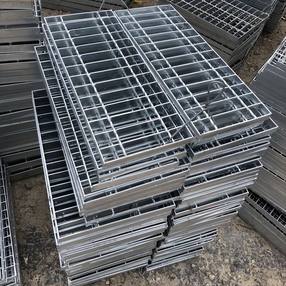 Selection of steel grating ceiling - iNEWS