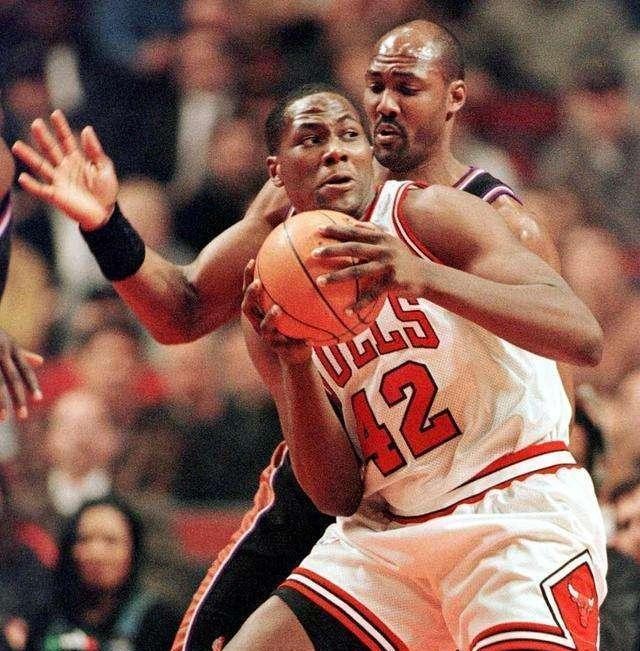 A review of the top 10 NBA draft picks in the 1990s, including four ...