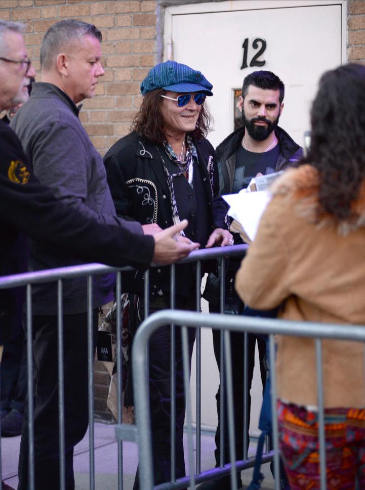 Johnny Depp appeared on the streets of New York with a smile on his ...