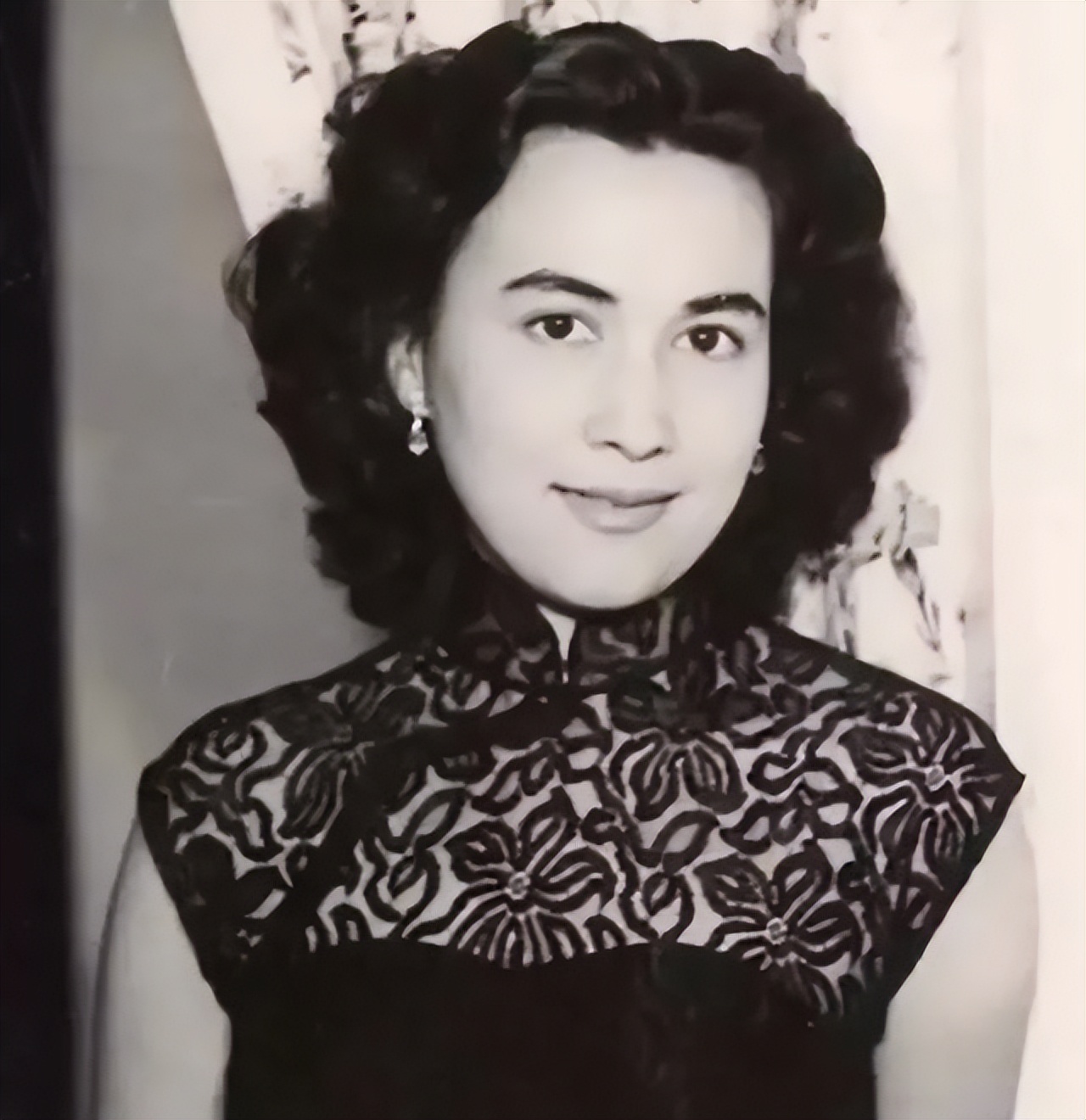 "Tenth Sister of the Gambling King" He Wanqi, had a son with her cousin ...