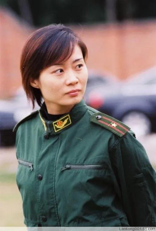 Lei Min, military uniform photo - iNEWS