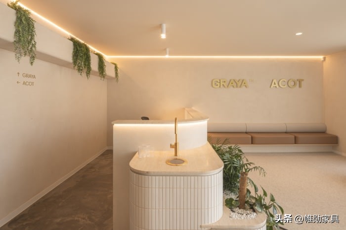 Cream Office Design - iNEWS