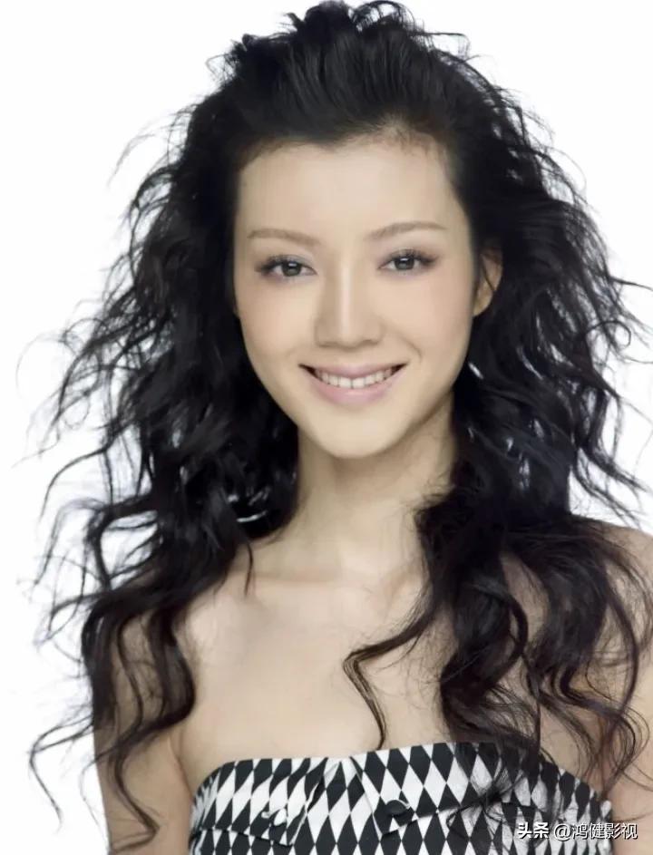 Actor Che Xiao, with beautiful and three-dimensional facial features ...