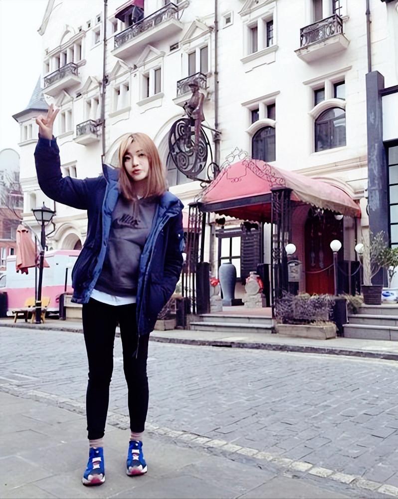 Lee Ji-soo, a young Korean variety showman, passed away suddenly at the ...