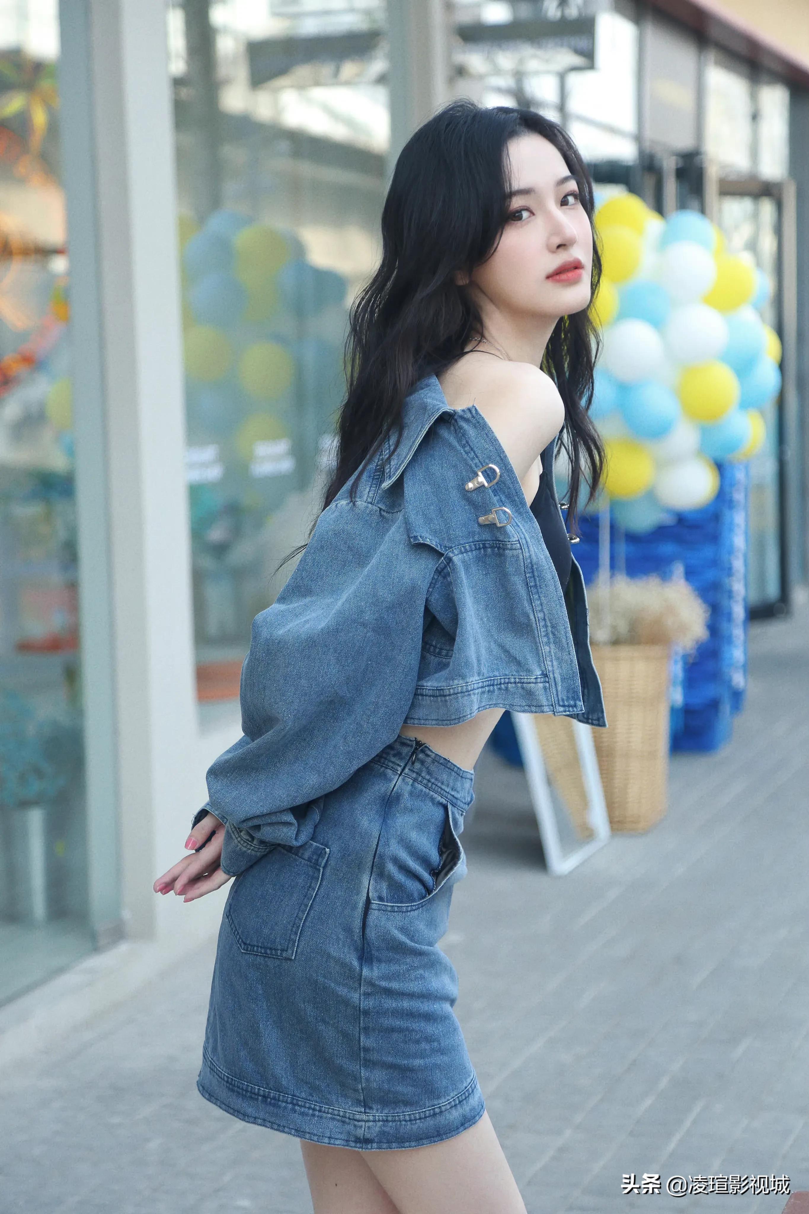 Star wallpaper picture sharing: Liang Jingxian (1) - iNEWS