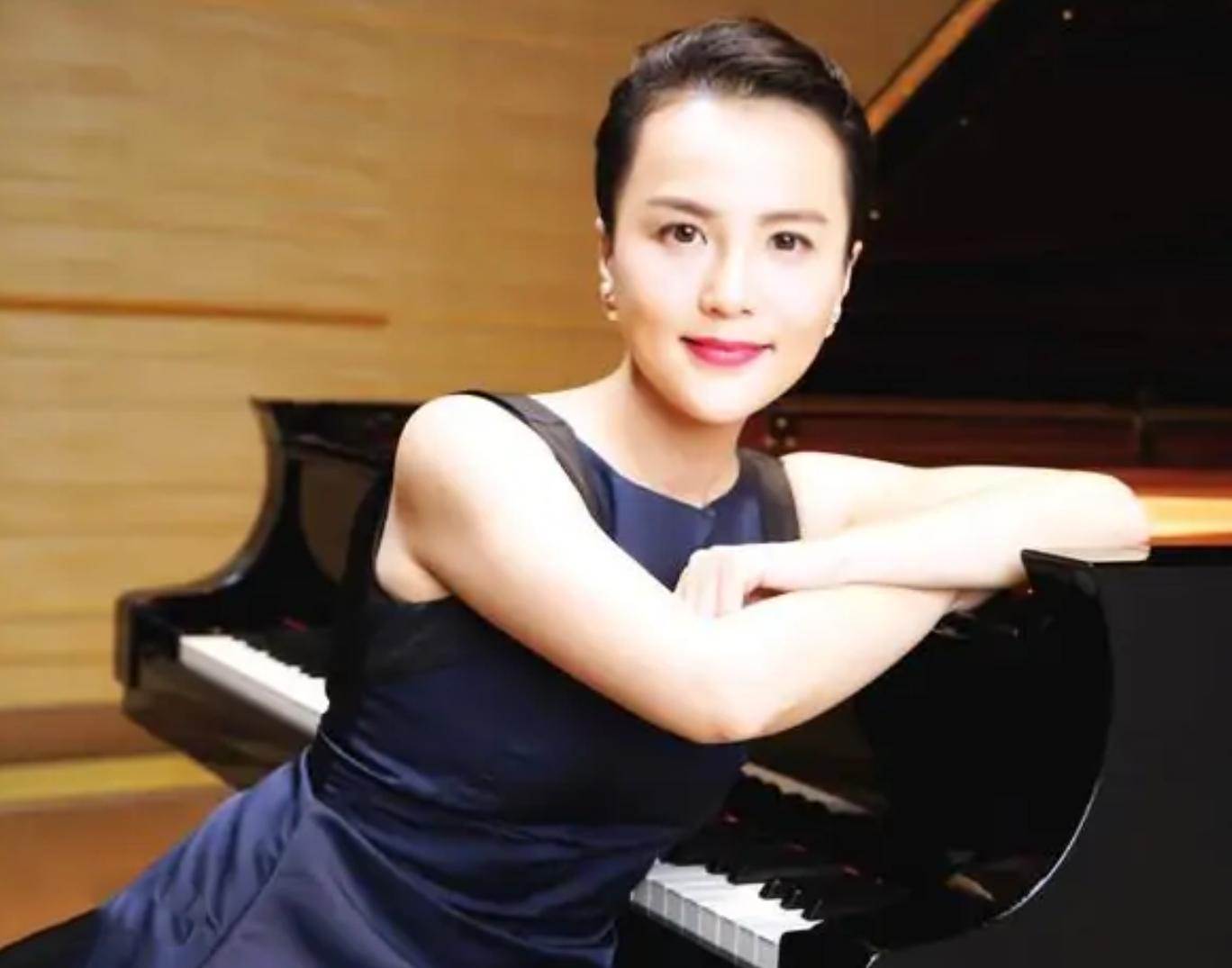 "Western Singer" Wang Hongwei and his 13-year-old wife Yang Shanshan, the husband and wife sing ...