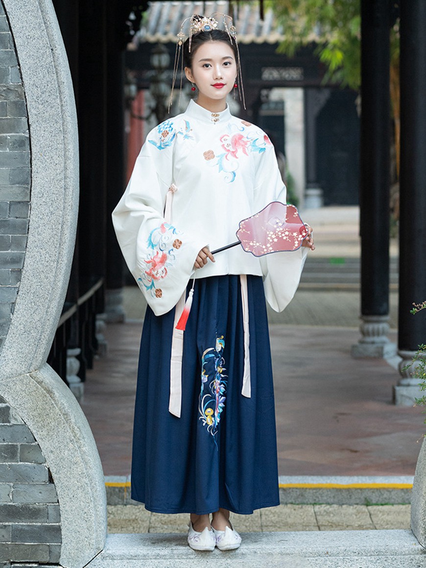 What is the difference between Chinese Hanbok and Korean Hanbok? - iNEWS