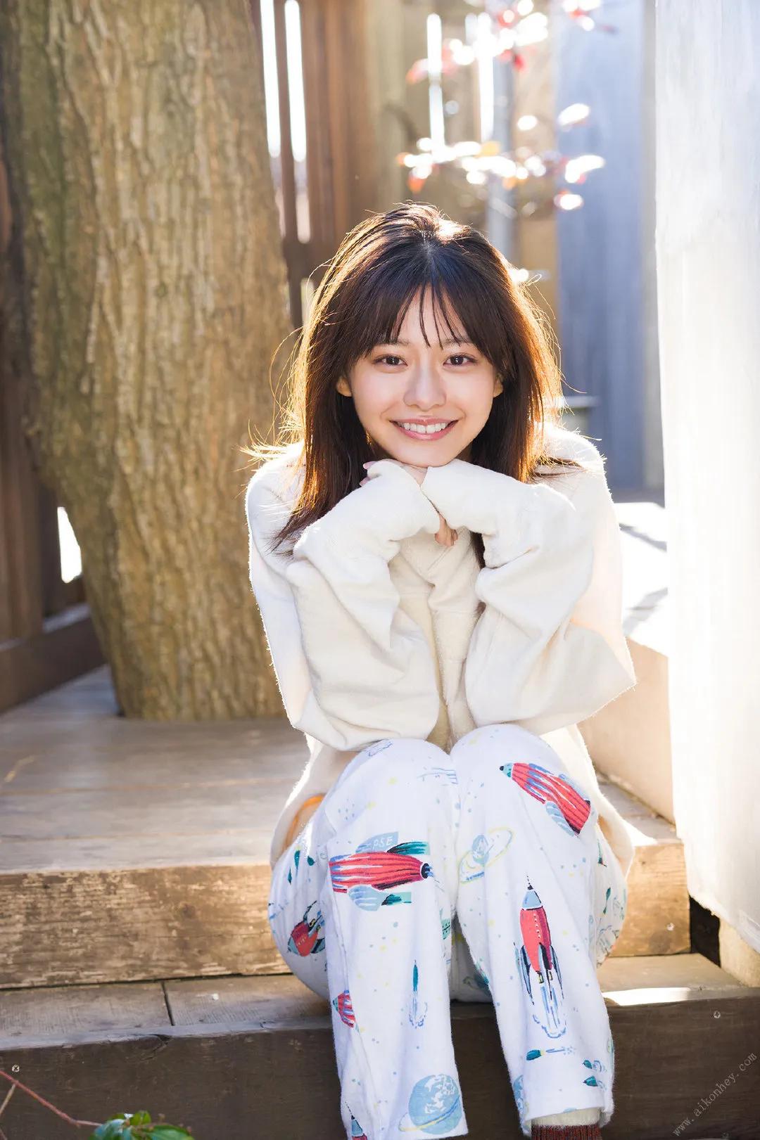 Yui Asakura's photo, an elf - iNEWS