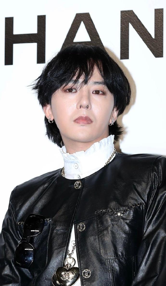 Quan Zhilong's latest photos are here, his nose is very "weird" and he ...