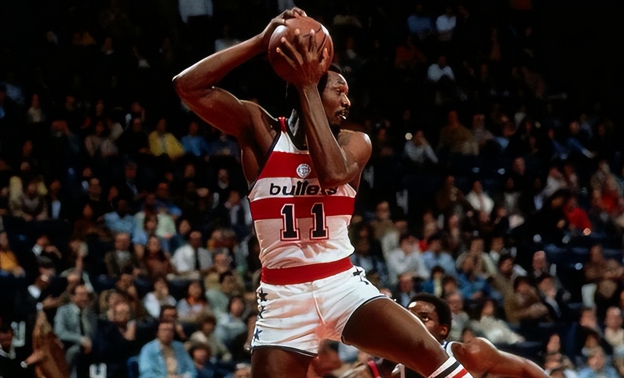 What was the strength of Hayes, who was going to retire his jersey by ...