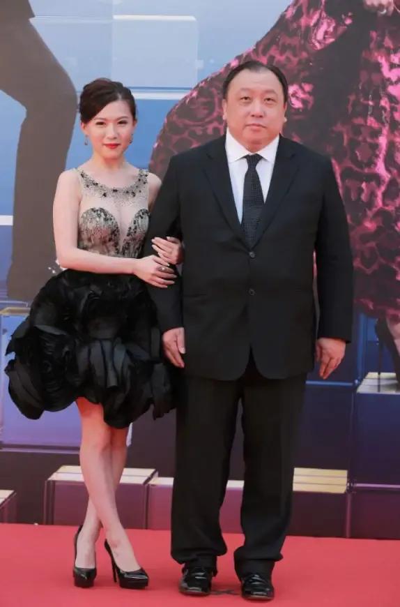 Wang Jing's daughter - iNEWS
