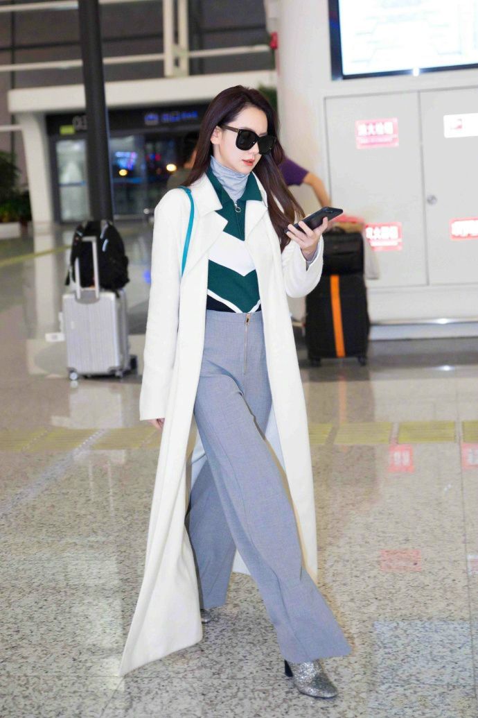 Qi Wei is really courageous, she shows up at the airport without makeup ...