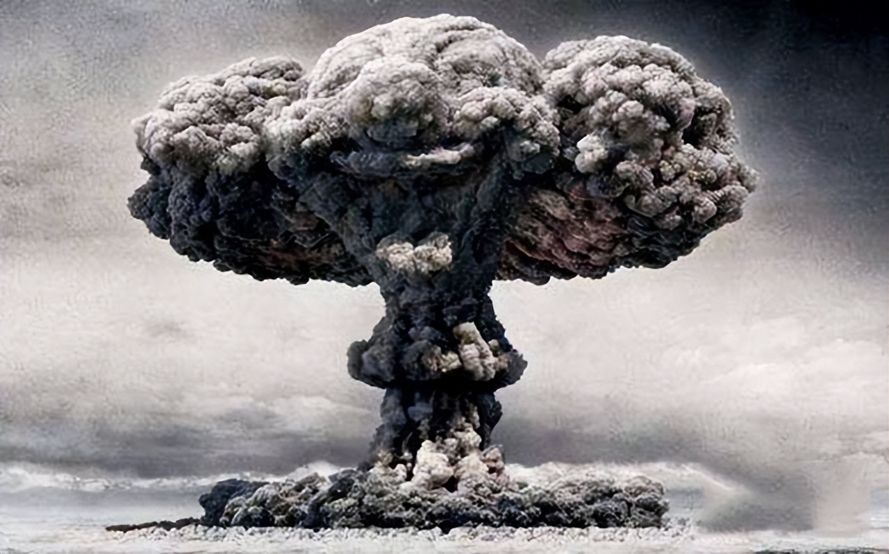 At the moment when the atomic bomb exploded in Hiroshima, the young ...