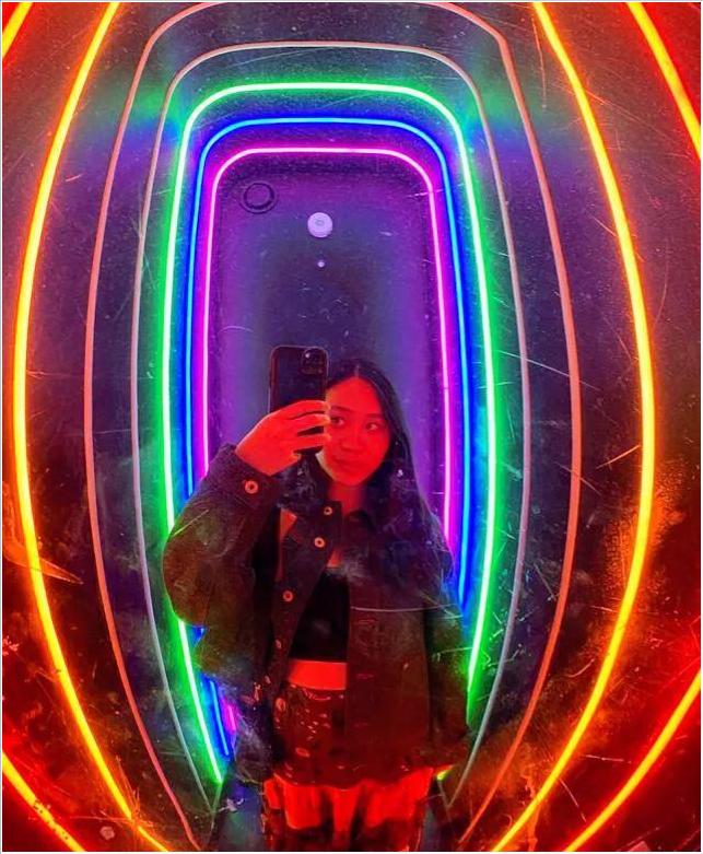 The Jet Li family has lived in Europe for a long time!The two daughters ...