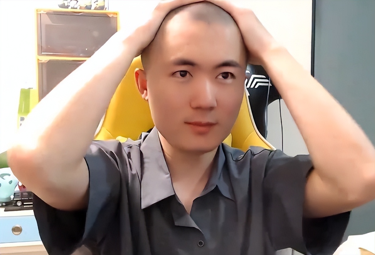 Ming Mou abandoned his handsome appearance and challenged Guan Yu to ...