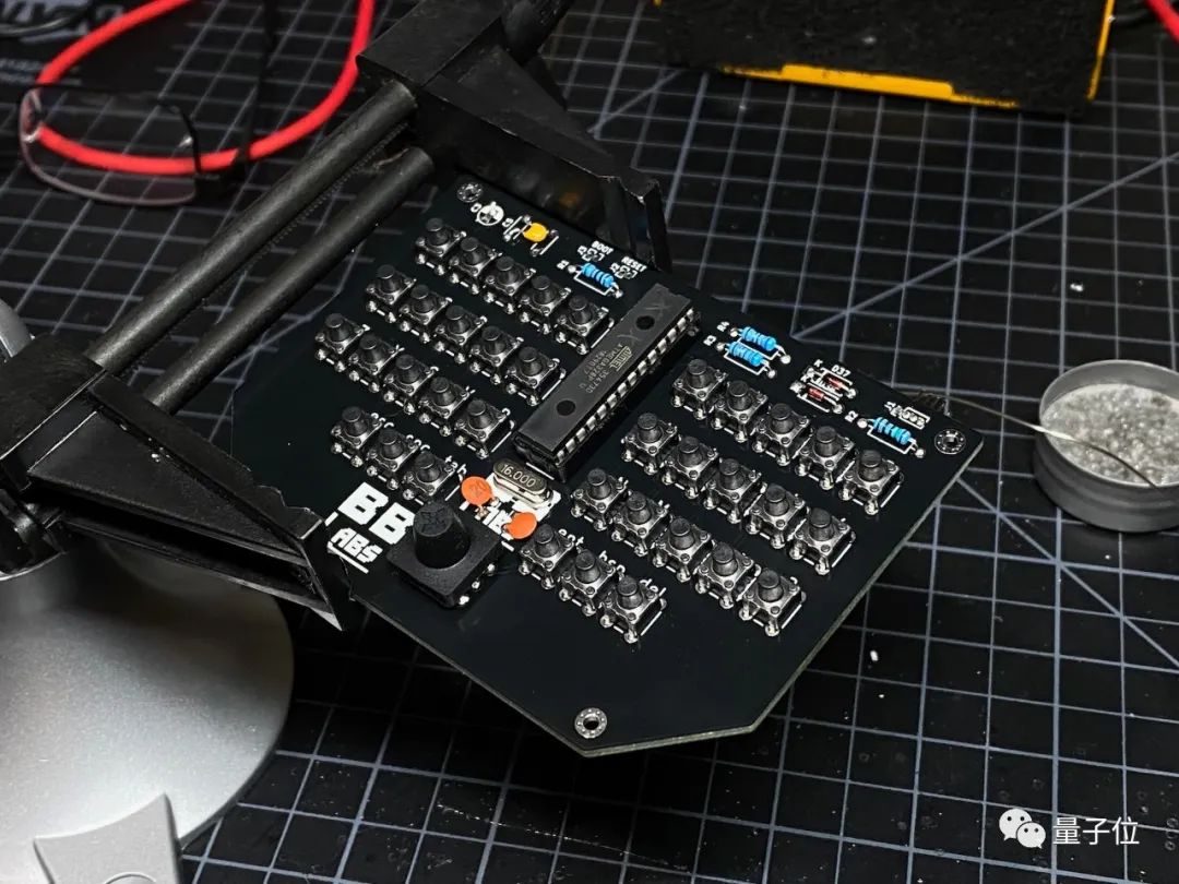 In order to type code anytime, anywhere, he used a Raspberry Pi to rub ...