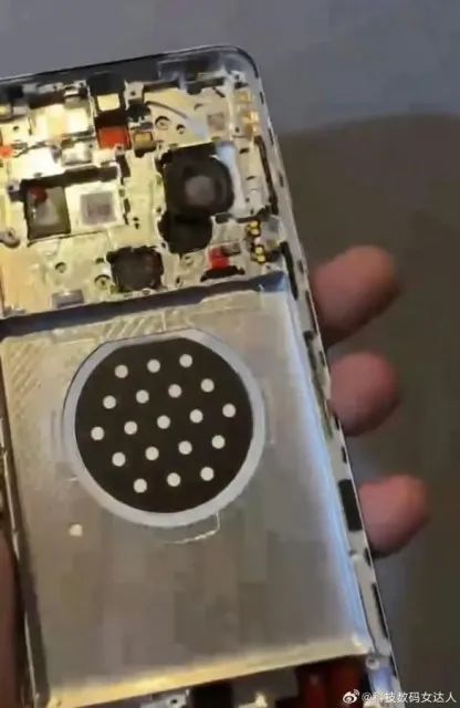 Huawei Mate60 real machine spy photos exposed - iNEWS