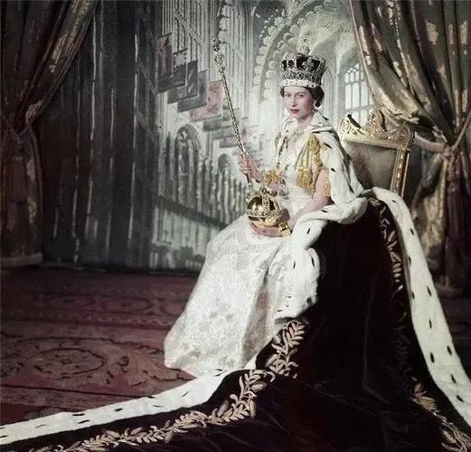 The Queen's Closing Call - iNEWS