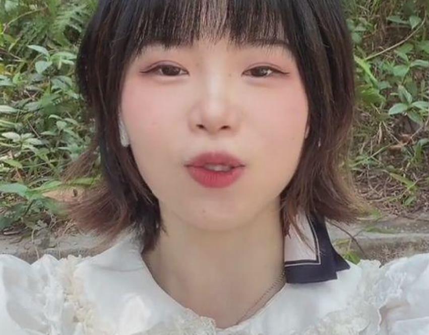 Sun Zhuo's video will not cancel the special effects. He is teased and squinted so cute. Sun ...