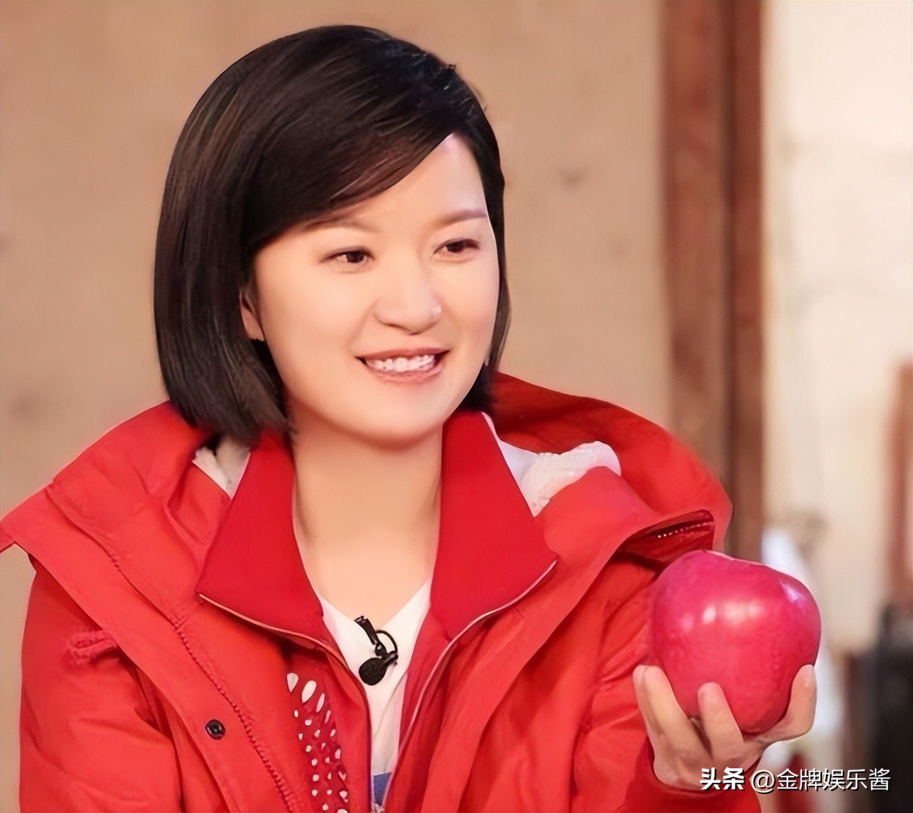 After Chen Rong faded out, who is Dragon TV's first sister? Chen Chen ...