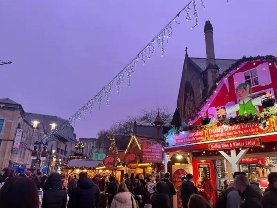 Should Chinese people celebrate foreign festivals? - iNEWS