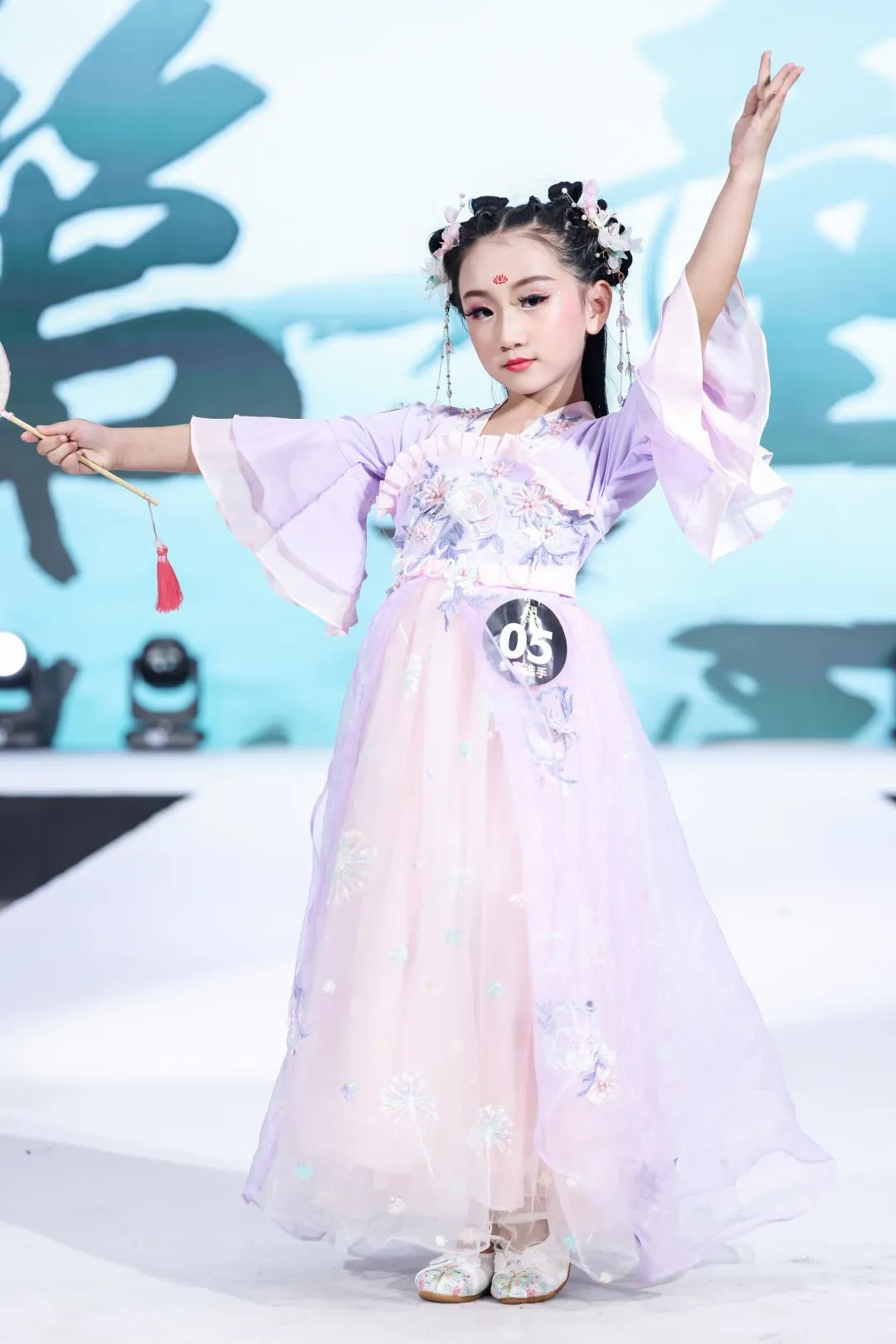 The most popular little supermodel - Gao Hanxi "Get out of my self ...