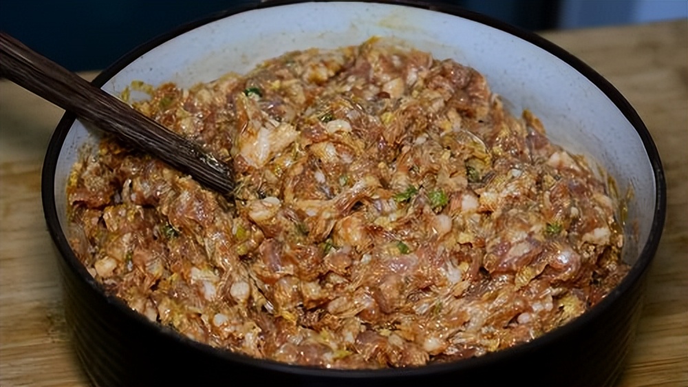 How to make dumpling stuffing fresh and juicy? The old chef teaches you ...